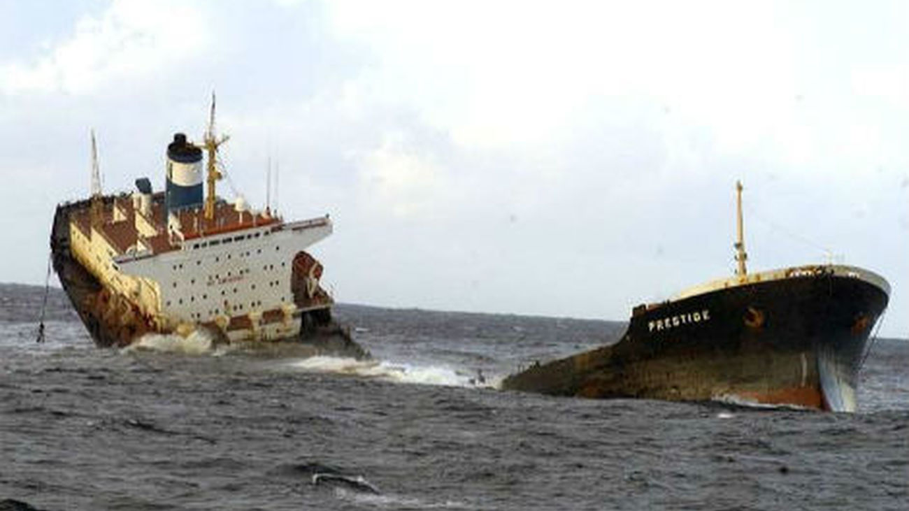 El hundimiento del Prestige, la mayor catástrofe ecológica ocurrida en ...